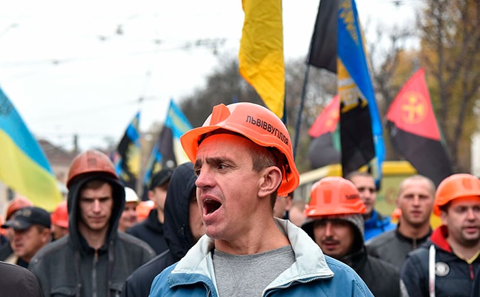 Ukrainian trade unions under the guillotine – Ukraine Solidarity ...